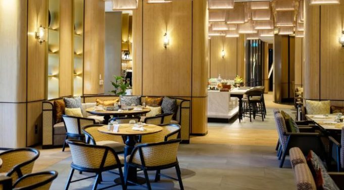 Entitled Woman Told Us to Stop Using Sign Language Because It “Made Her ...