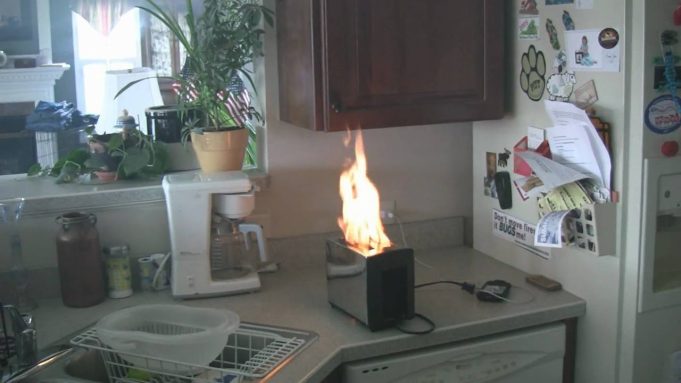 Everyone Should Unplug This Kitchen Appliance Before Going to Sleep to ...